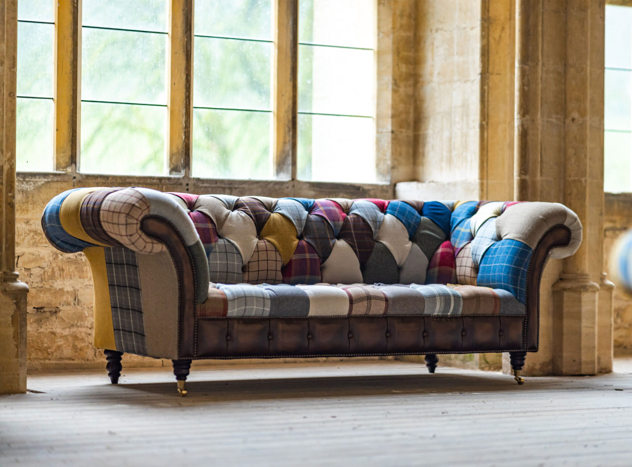 Handmade Chesterfield Sofas & Chairs | Bespoke Sofas | Oswald & Pablo